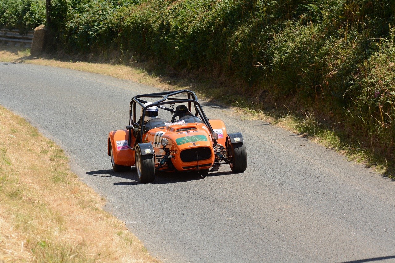 Location caterham : découvrez les modèles chez lr prestige - Bourlet